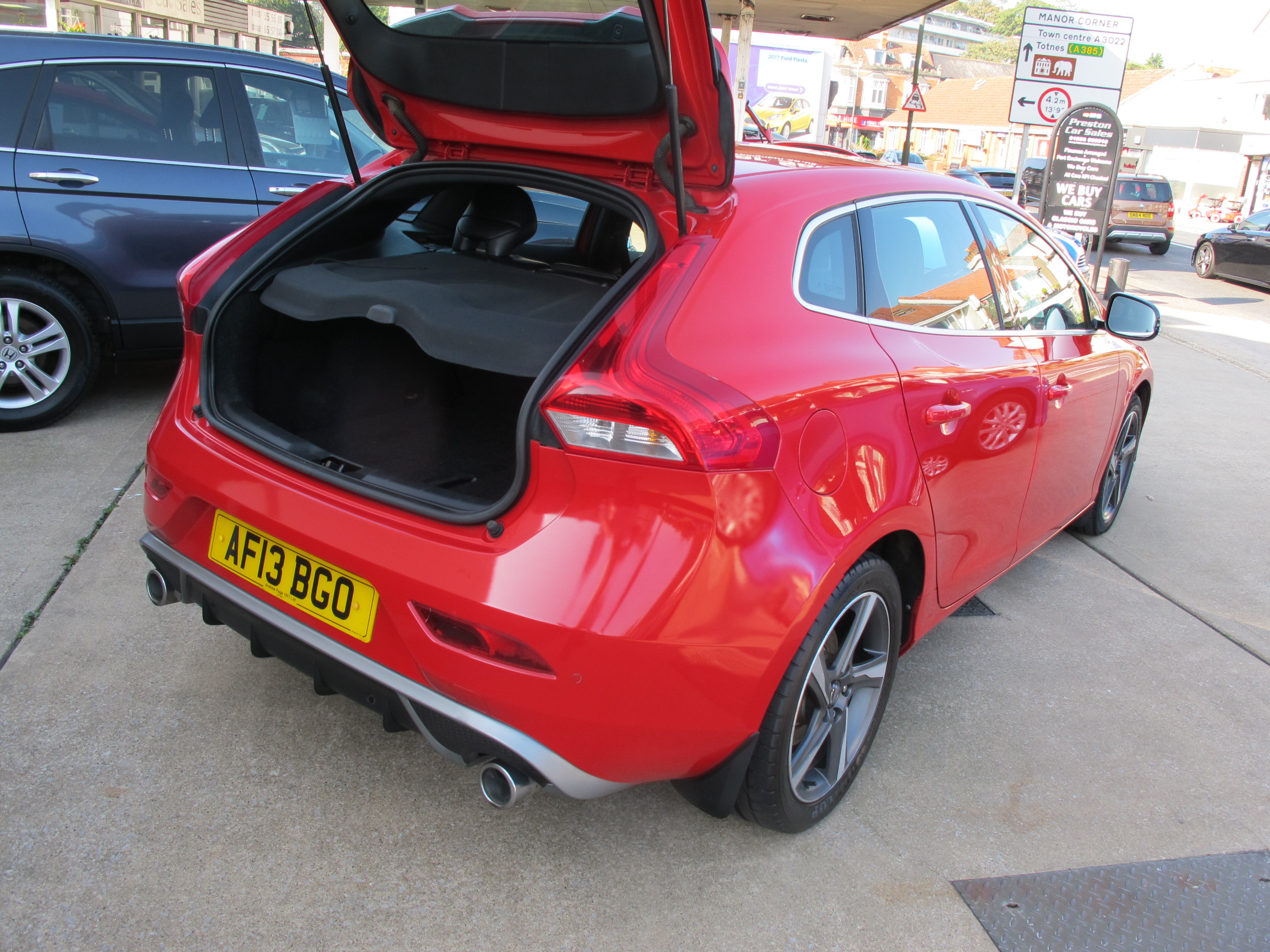 Volvo Hatchbacks